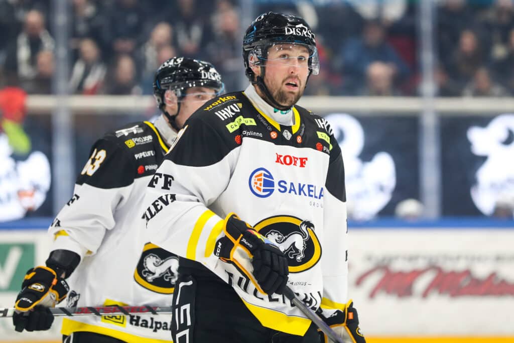 Kärpissä sikaillut Nick Ritchie löysi viimein töitä – ura jyrkässä ...