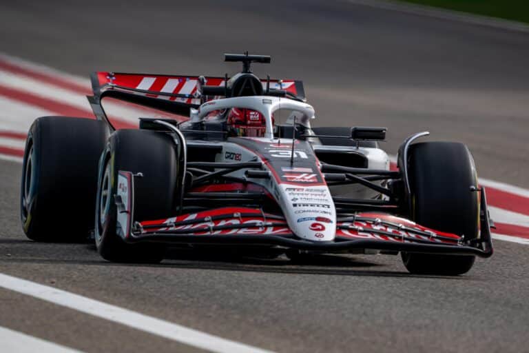 Formula 1 2025 - Haas kausiennakko - Atleetti.fi